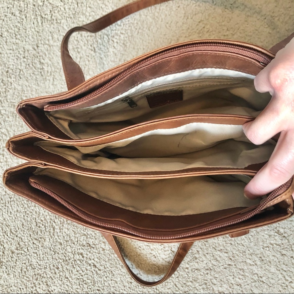 Boulder Ridge Leather Shoulder Bag - Gem